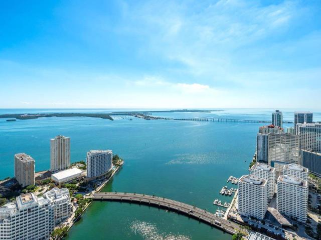 Luxury apartment complex for rent in Miami, Florida