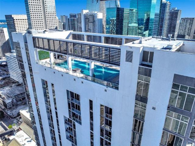 Luxury apartment complex for rent in Miami, Florida