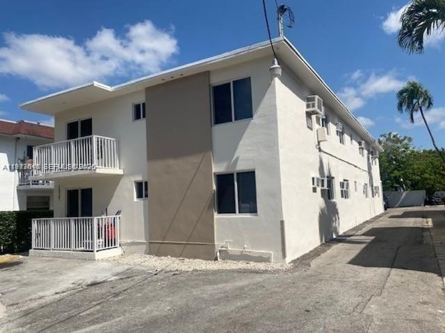 Luxury apartment complex for rent in Miami, Florida
