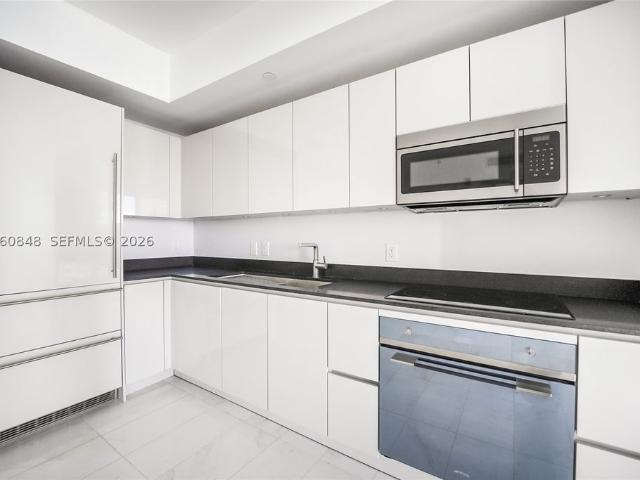 Luxury apartment complex for rent in Miami, Florida