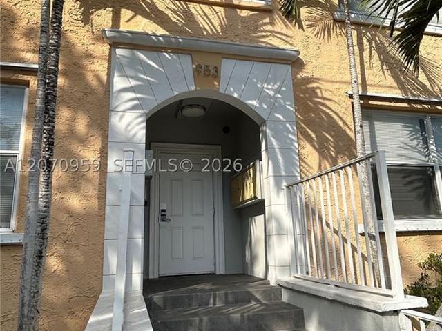 Luxury apartment complex for rent in Miami, Florida