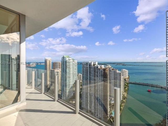 Luxury apartment complex for rent in Miami, Florida