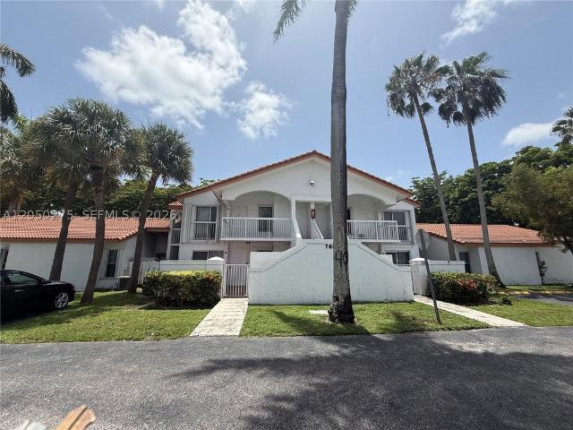 Luxury apartment complex for rent in Miami, Florida