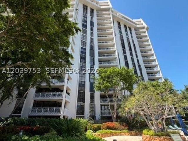 Luxury apartment complex for rent in Miami, Florida