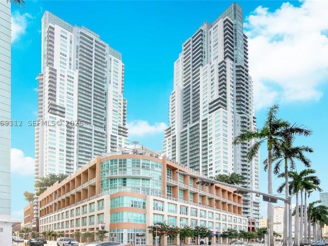 Luxury apartment complex for rent in Miami, Florida