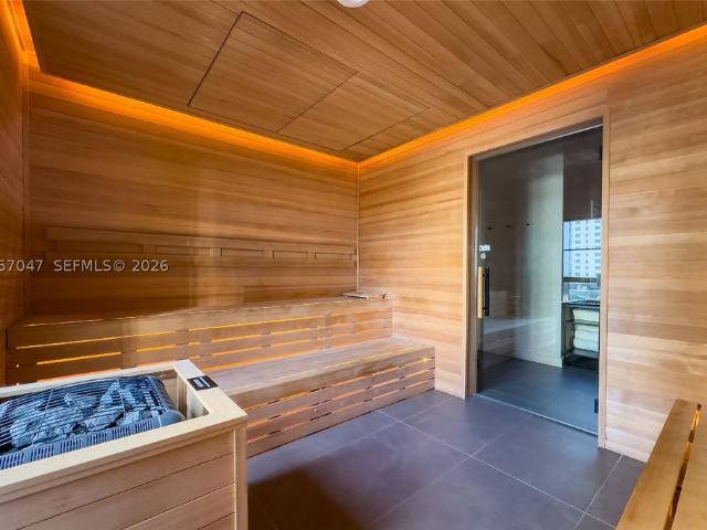 Luxury apartment complex for rent in Miami, Florida