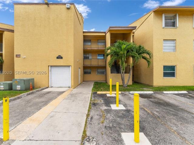 Luxury apartment complex for rent in Miami, Florida