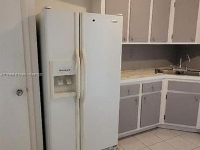Luxury apartment complex for rent in Miami, Florida