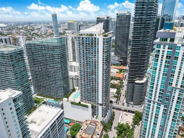 Luxury apartment complex for rent in Miami, Florida
