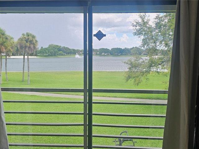 Luxury apartment complex for rent in Miami, Florida