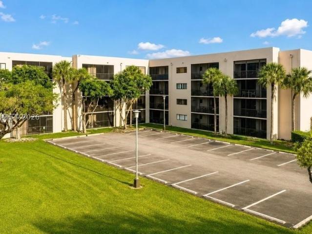 Luxury apartment complex for rent in Miami, Florida