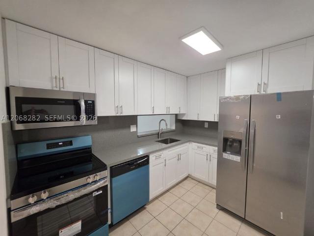 Luxury apartment complex for rent in Miami, Florida