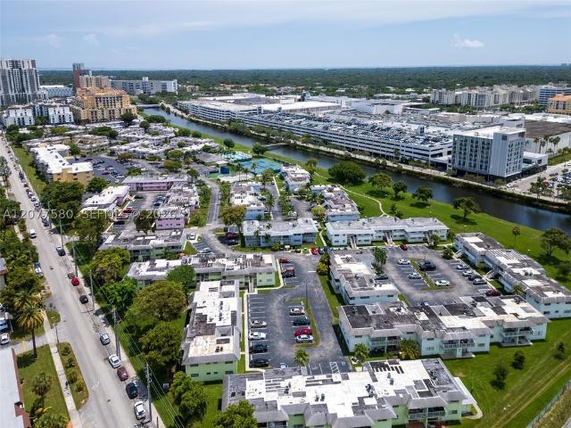 Luxury apartment complex for rent in Miami, Florida