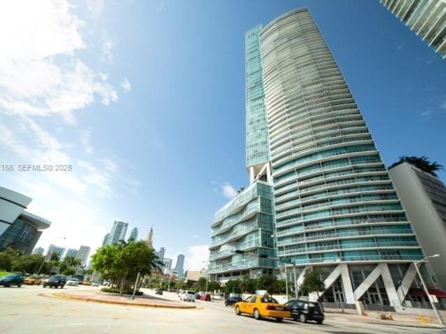 Luxury apartment complex for rent in Miami, Florida