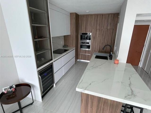 Luxury apartment complex for rent in Miami, Florida