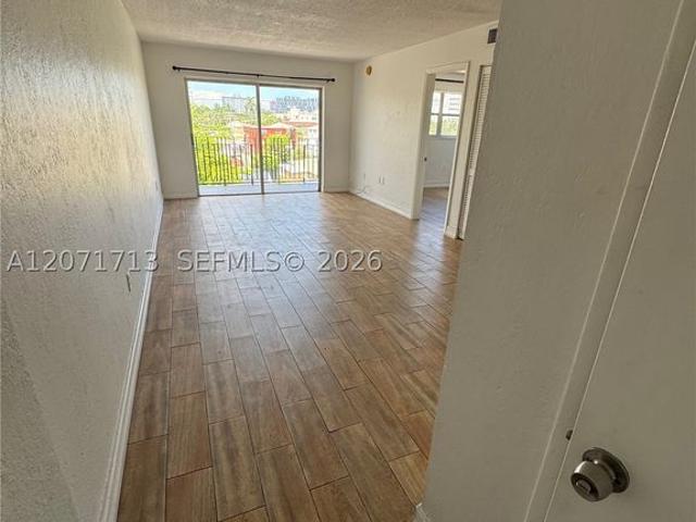 Luxury apartment complex for rent in Miami, Florida