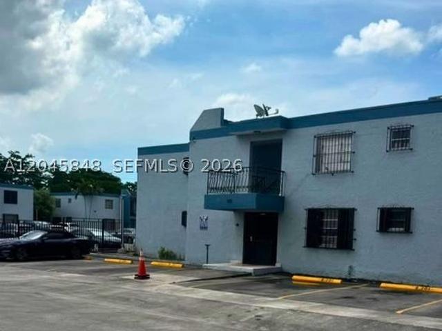 Luxury apartment complex for rent in Miami, Florida