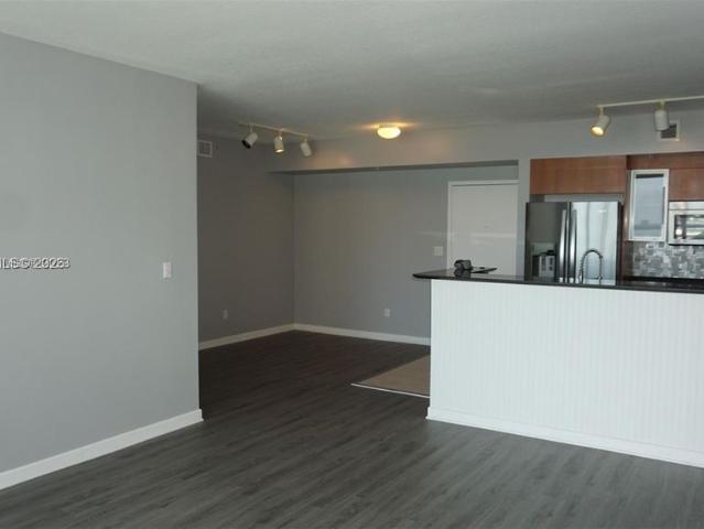Luxury apartment complex for rent in Miami, Florida
