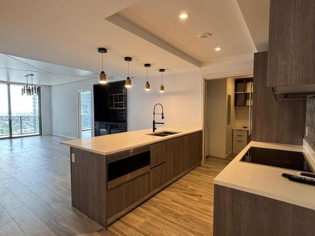 Luxury apartment complex for rent in Miami, Florida