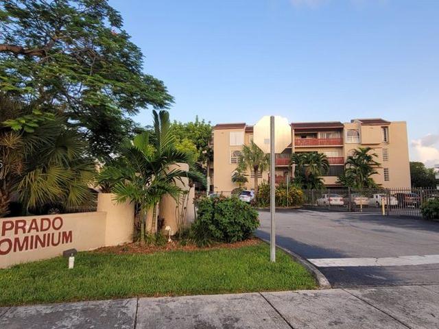 Luxury apartment complex for rent in Miami, Florida