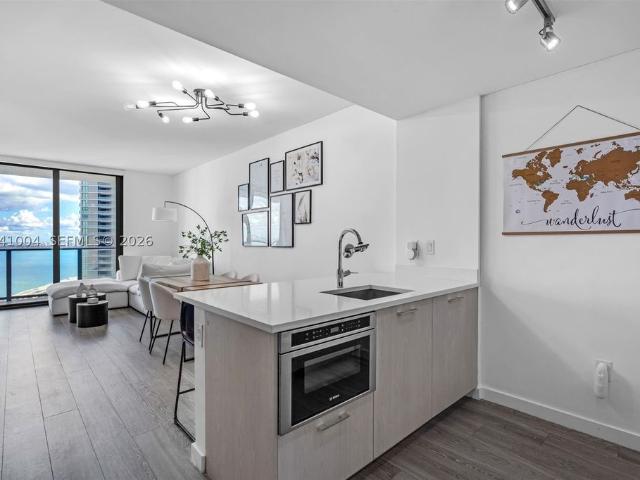 Luxury apartment complex for rent in Miami, Florida