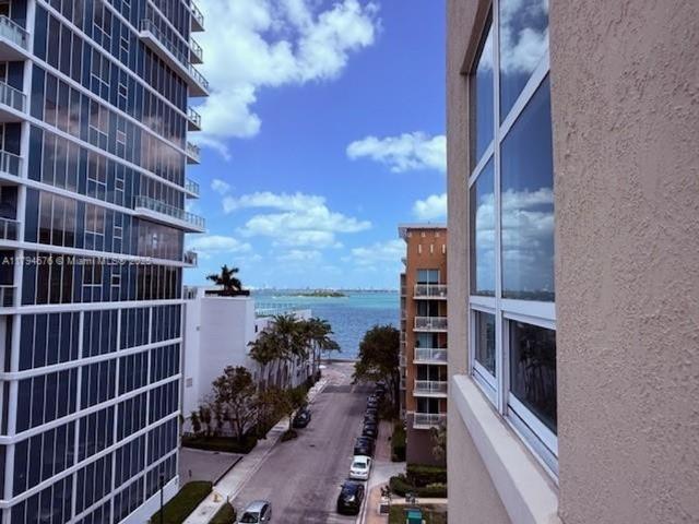 Luxury apartment complex for rent in Miami, Florida