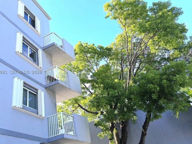 Luxury apartment complex for rent in Miami, Florida