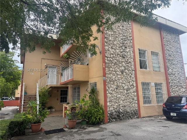 Luxury apartment complex for rent in Miami, Florida