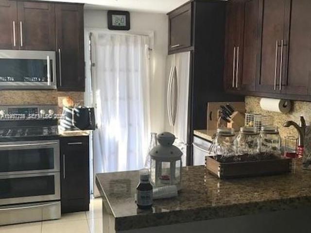 Luxury apartment complex for rent in Miami, Florida