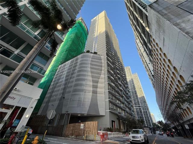 Luxury apartment complex for rent in Miami, Florida