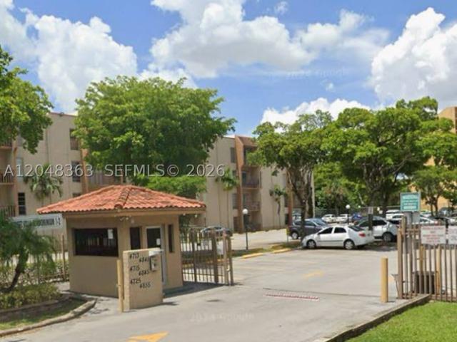 Luxury apartment complex for rent in Miami, Florida