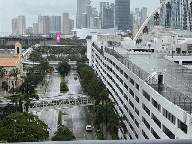 Luxury apartment complex for rent in Miami, Florida