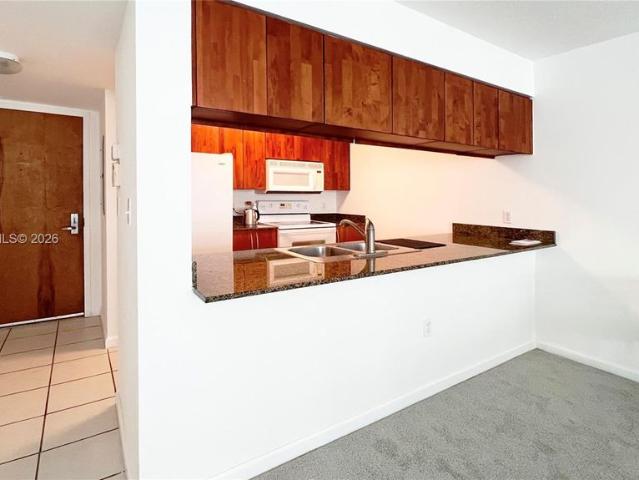 Luxury apartment complex for rent in Miami, Florida