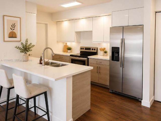 Luxury apartment complex for rent in Miami, Florida