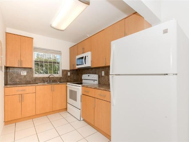 Luxury apartment complex for rent in Miami, Florida