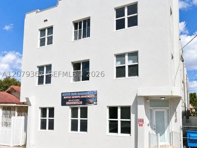 Luxury apartment complex for rent in Miami, Florida