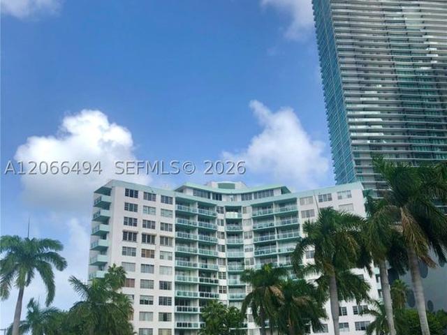 Luxury apartment complex for rent in Miami, Florida