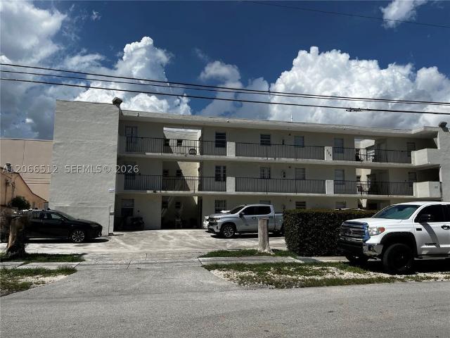 Luxury apartment complex for rent in Miami, Florida