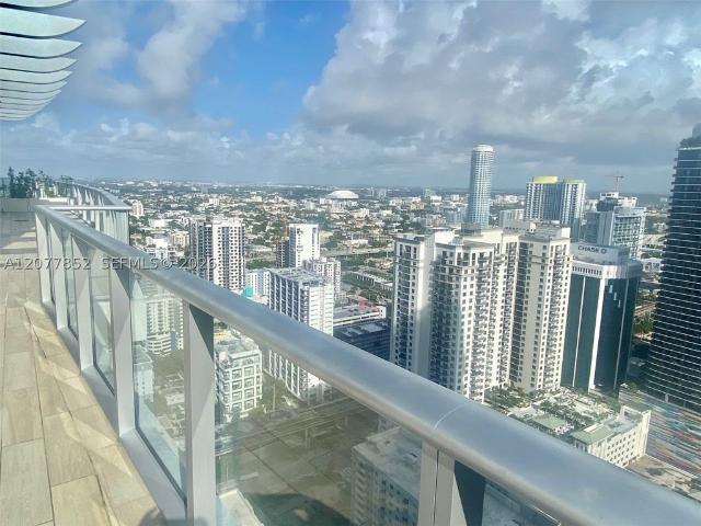 Luxury apartment complex for rent in Miami, Florida