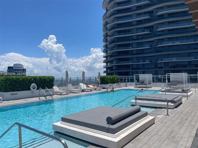 Luxury apartment complex for rent in Miami, Florida