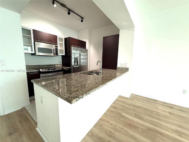 Luxury apartment complex for rent in Miami, Florida