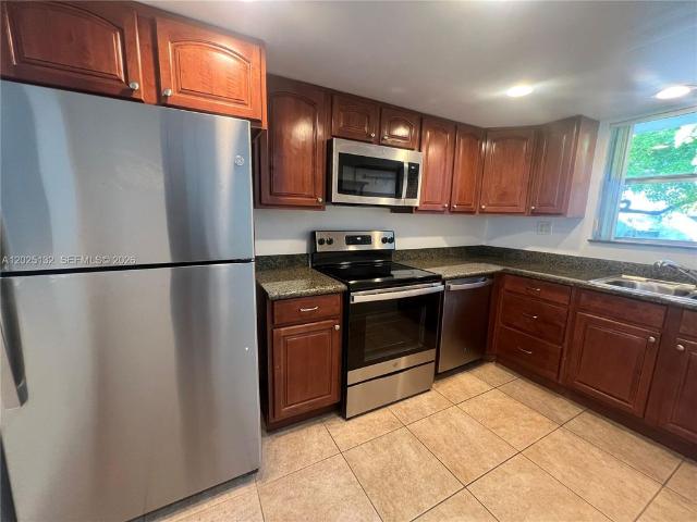 Luxury apartment complex for rent in Miami, Florida