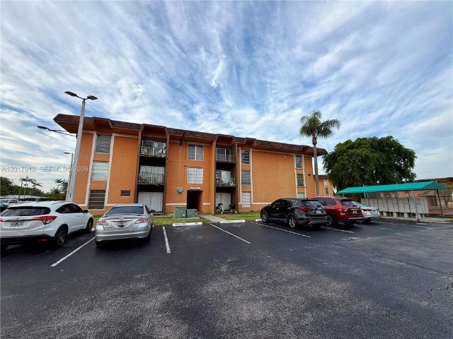 Luxury apartment complex for rent in Miami, Florida