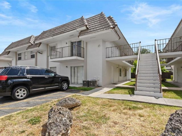 Luxury apartment complex for rent in Miami, Florida