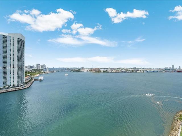 Luxury apartment complex for rent in Miami, Florida