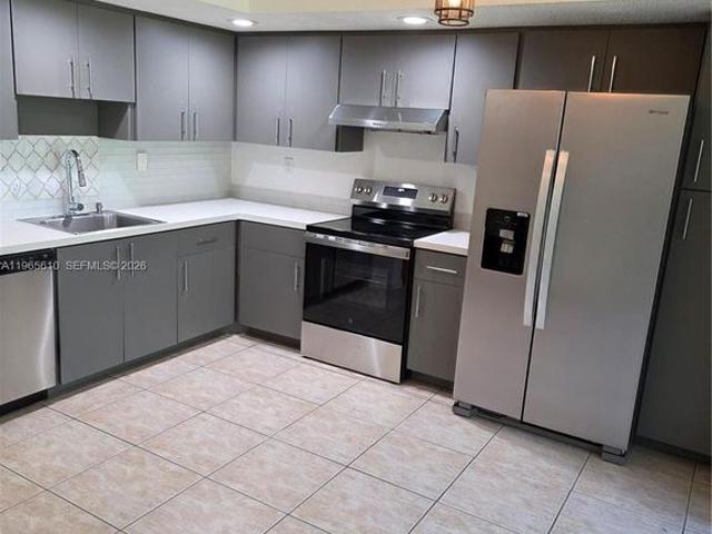 Luxury apartment complex for rent in Miami, Florida