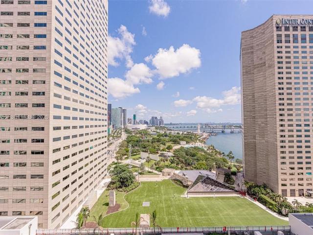 Luxury apartment complex for rent in Miami, Florida