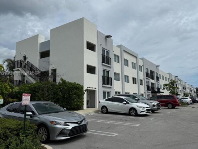 Luxury apartment complex for rent in Miami, Florida