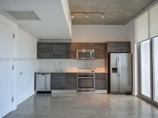 Luxury apartment complex for rent in Miami, Florida