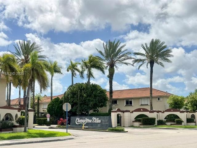 Luxury apartment complex for rent in Miami, Florida